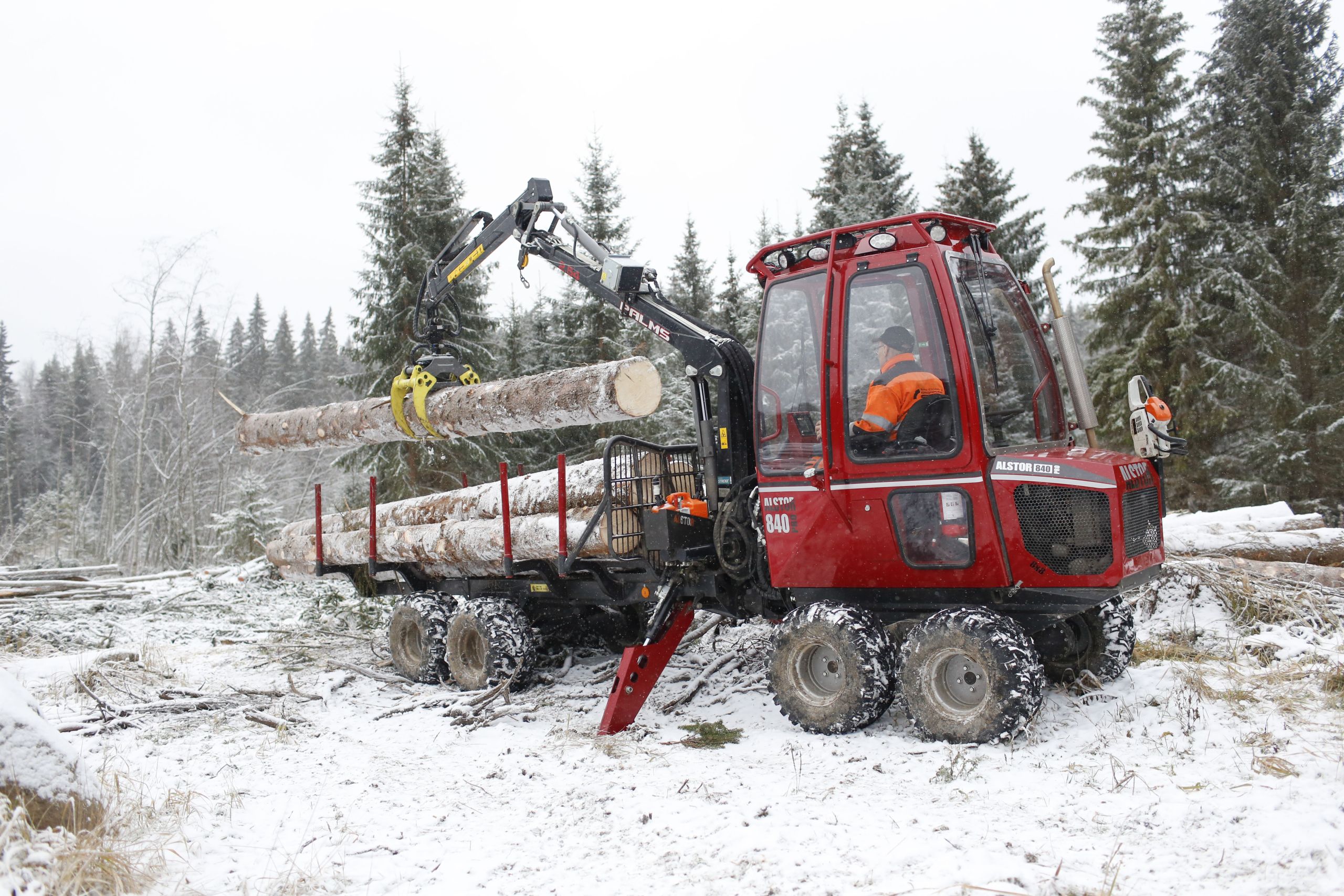 Alstor Pro kulkee vaikeassakin maastossa - Metsälehti