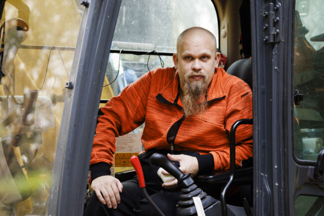 Kaivuri, giljotiini ja kantokäsittely – kolmen konstin yhdistelmä ...