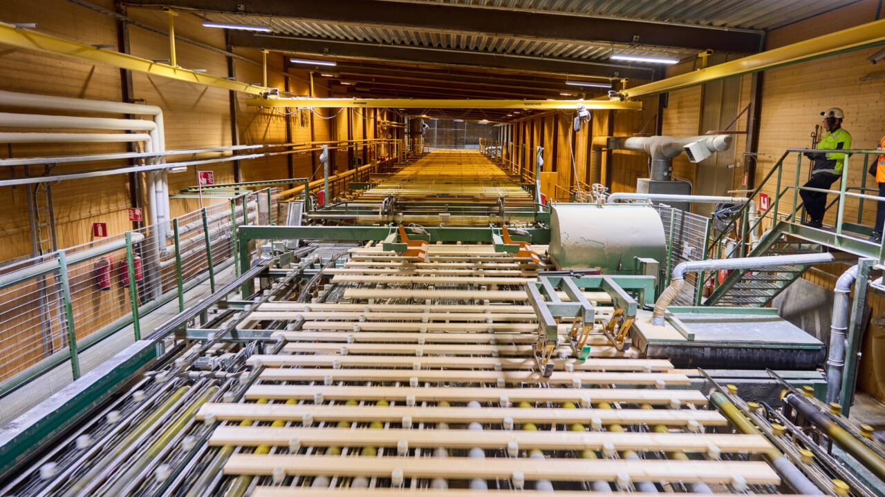 Vilppulan sahalla käynnistyy huoltoseisokki, tuotanto keskeytyy ...